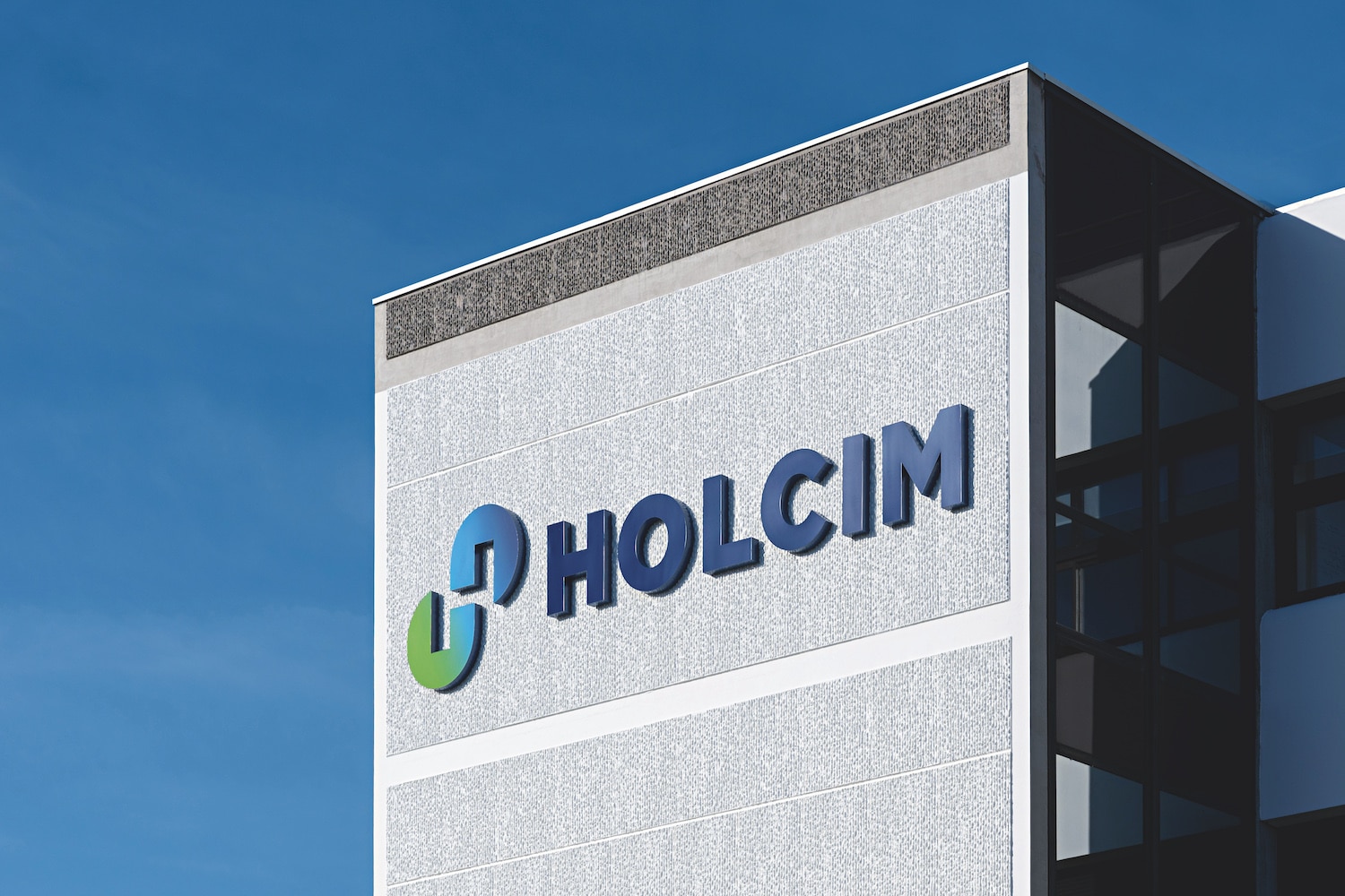 Massive Mercedes-Benz order to boost Holcim sustainability ...