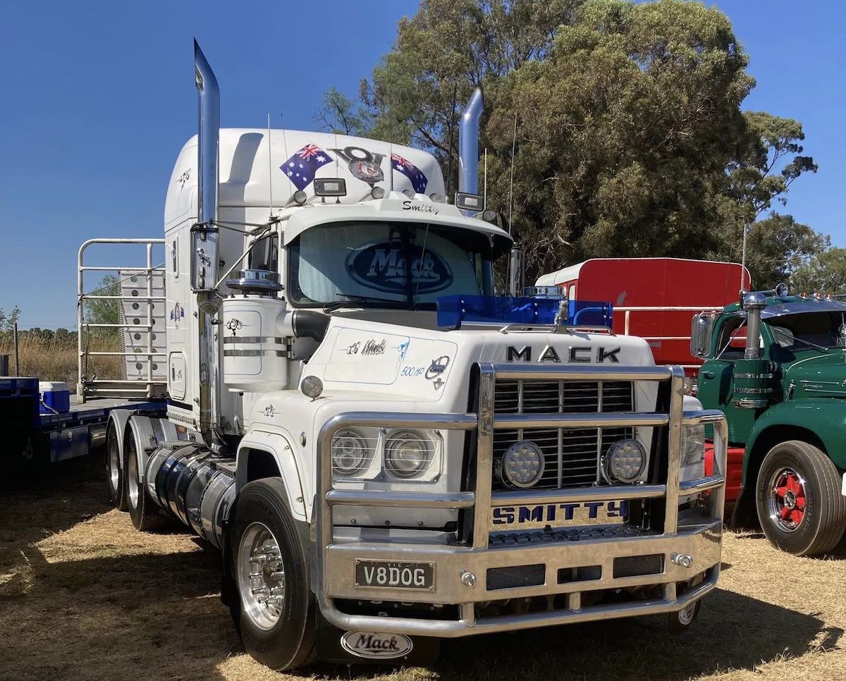Mack bicentennial Super-Liner drew eyes at Kyabram Mack Muster