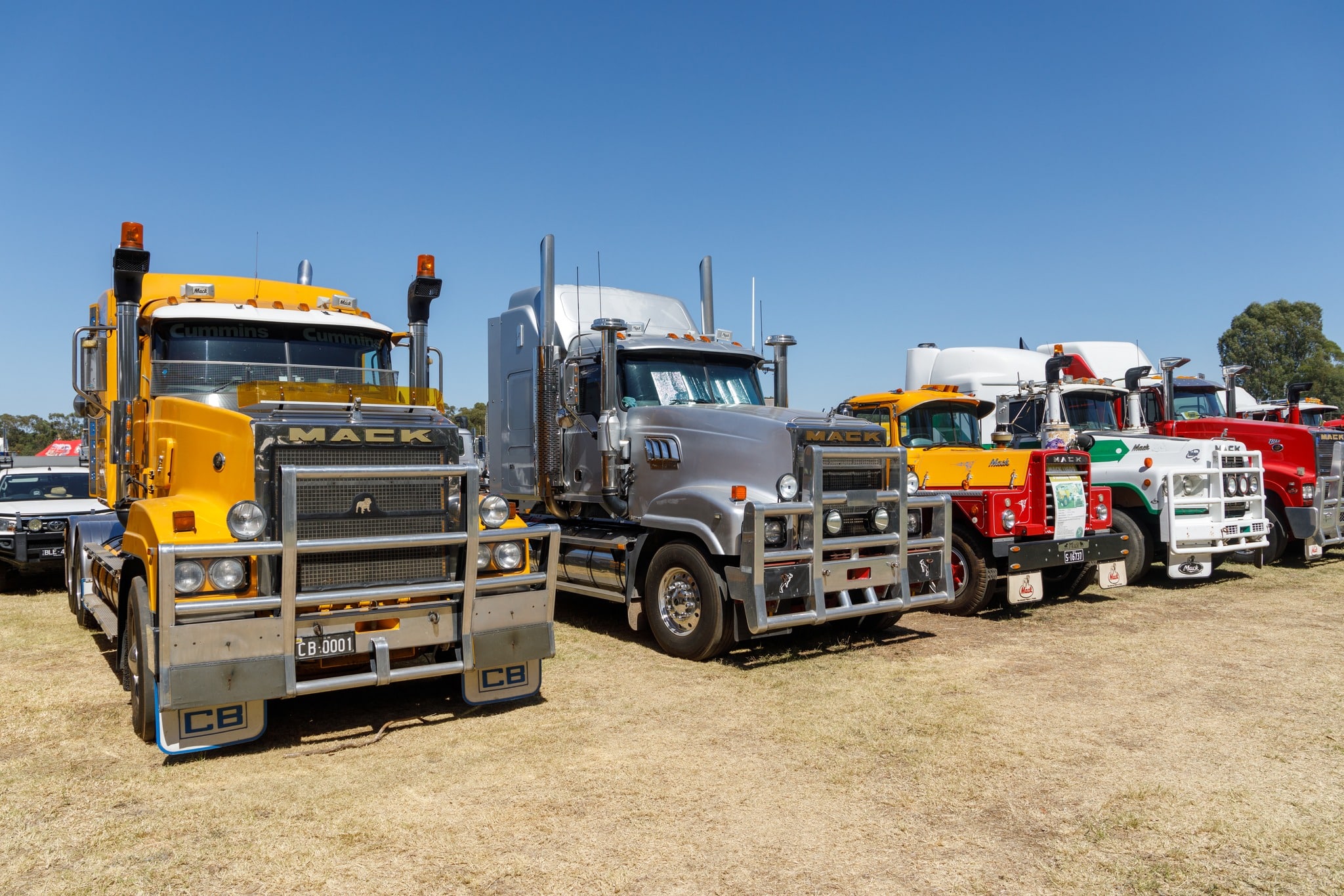 Mack bicentennial Super-Liner drew eyes at Kyabram Mack Muster