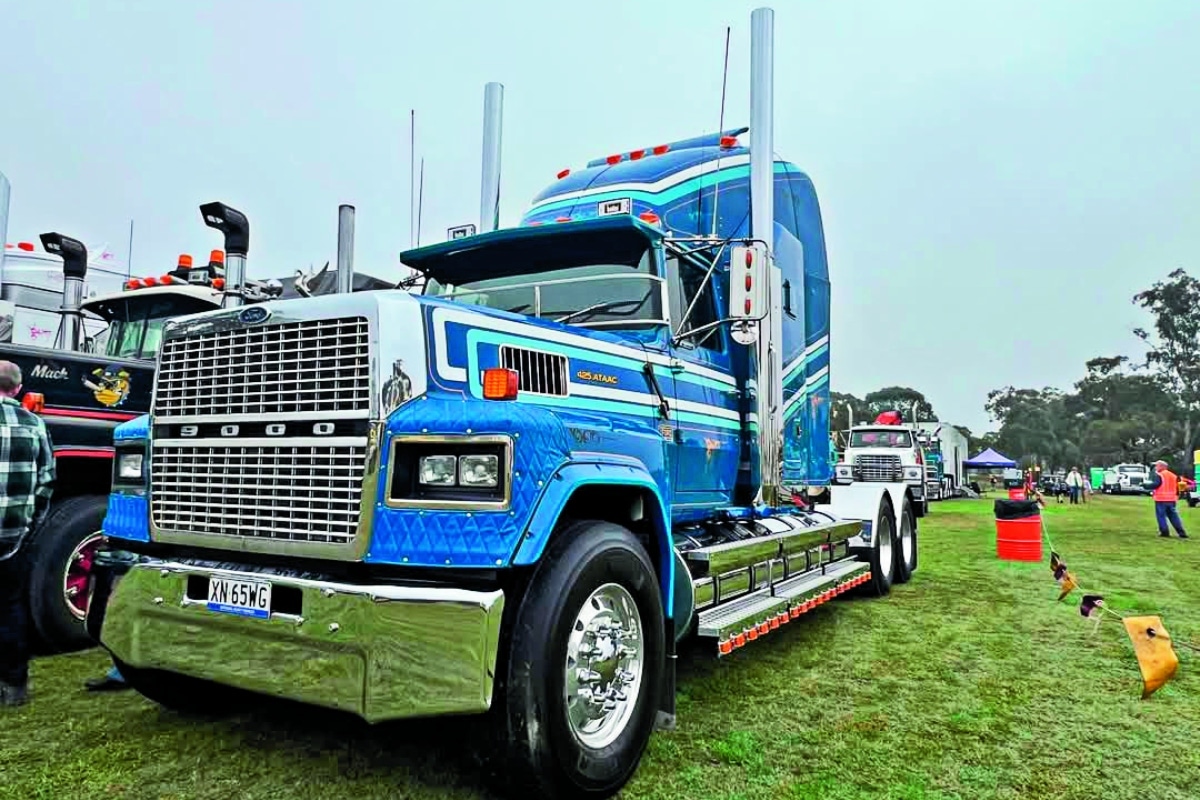 Diesel and dust draws huge crowds in Denman