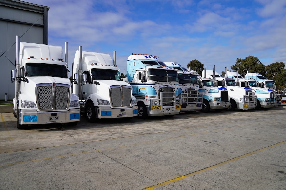 Don Watson Transport trucks and trailers under the hammer - TradeTrucks ...
